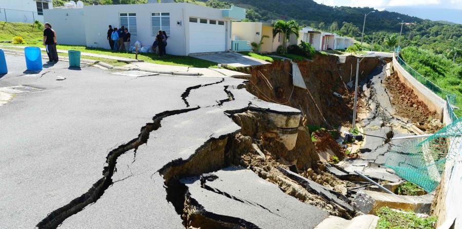 Impresionante hundimiento de terreno en urbanización de Ceiba | El ...